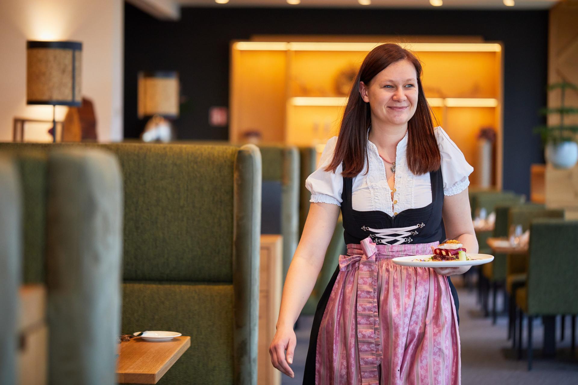 Servicemitarbeiter (m/w/d) bei Bergkristall - Mein Resort im Allgäu in ...