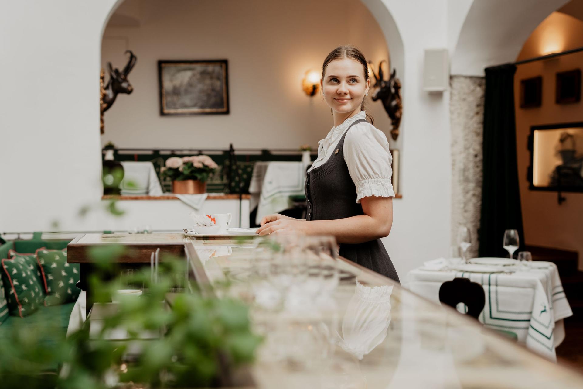 Commis de Rang (m/w/d) bei Hotel Goldener Hirsch, a Luxury Collection ...