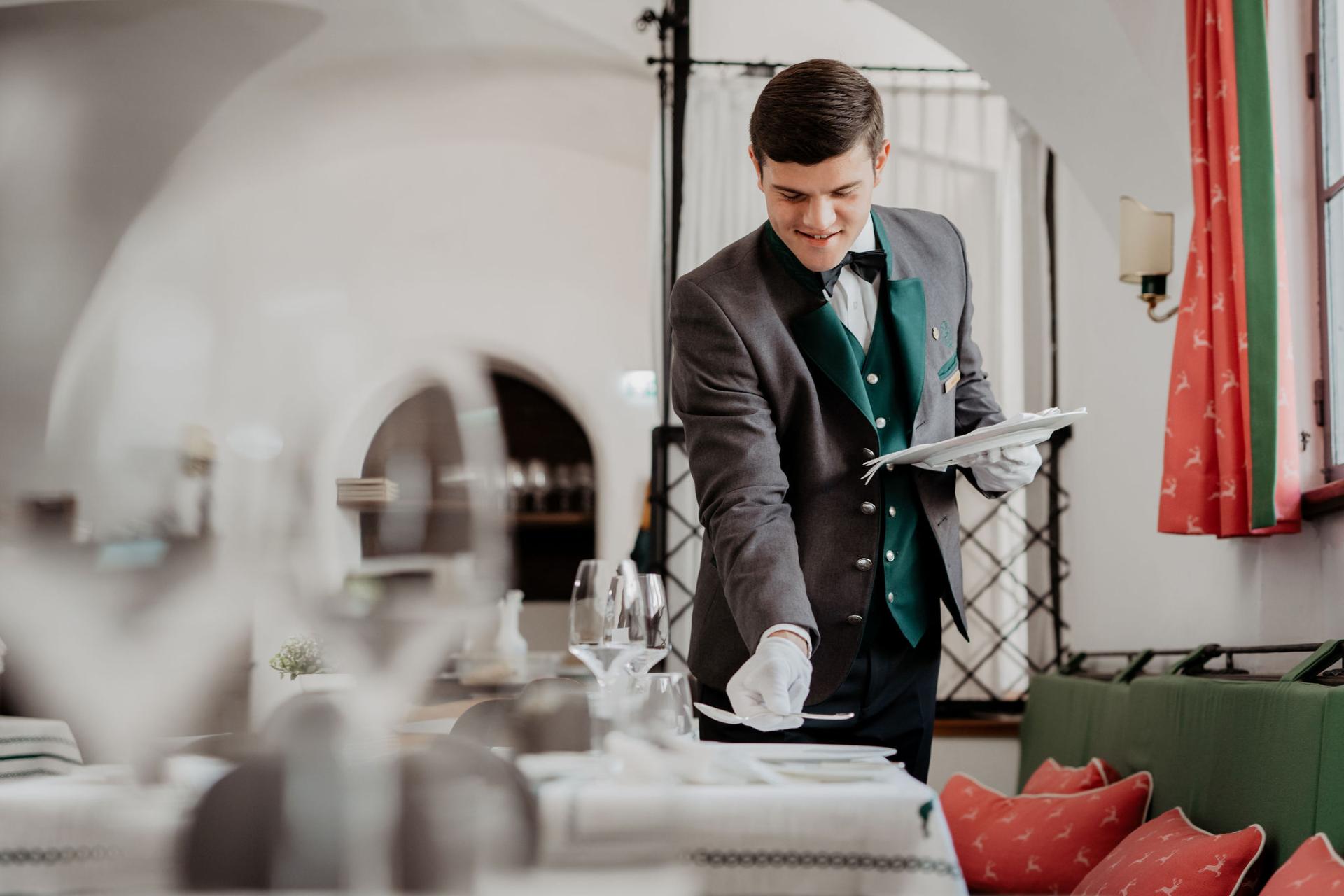 Lehrling Restaurantfachmann-frau bei Hotel Goldener Hirsch, a Luxury ...